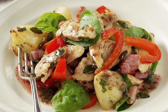 Ocean Spray Recepten - Warme Kalkoen Bacon Salade met Cranberry Vinaigrette